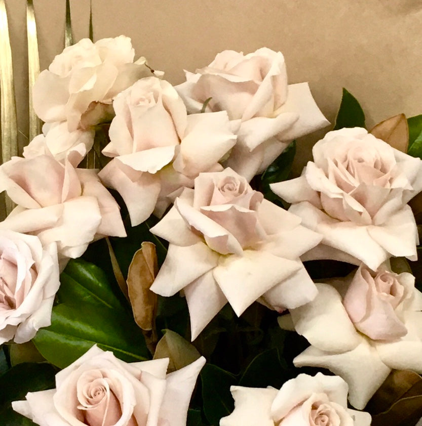 Quicksand Rose Bouquet – Flower Delivery | Online Florist Figtree ...