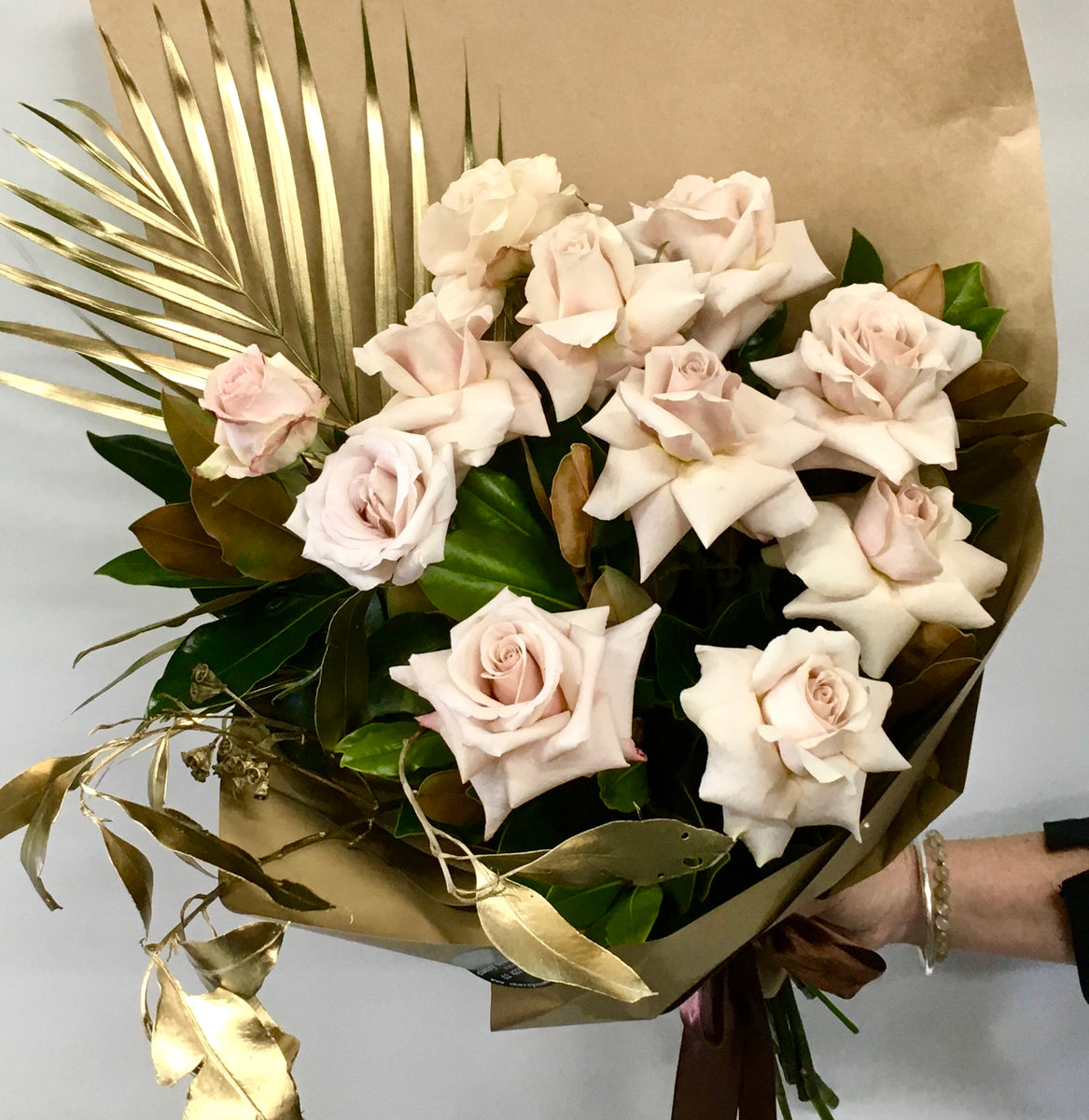 Quicksand Rose Bouquet – Flower Delivery | Online Florist Figtree ...
